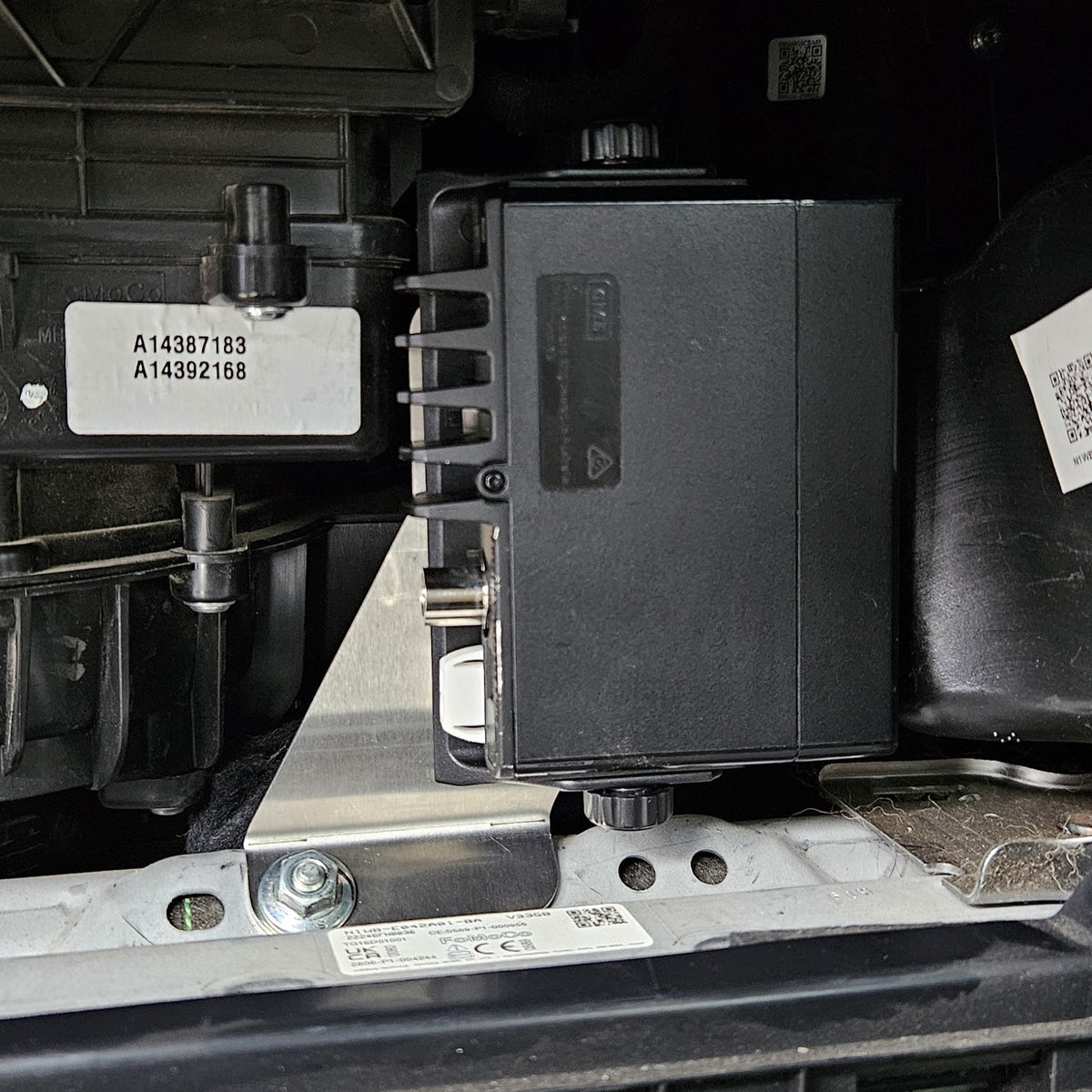 UHF Unit Mount Behind-Dash - Ford Ranger Super Duty – TrailBait